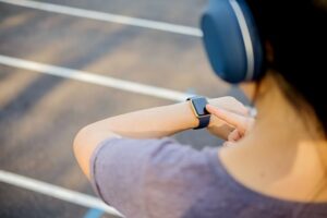 10 Best Smartwatches for Small Wrists in 2022 - WatchRanker